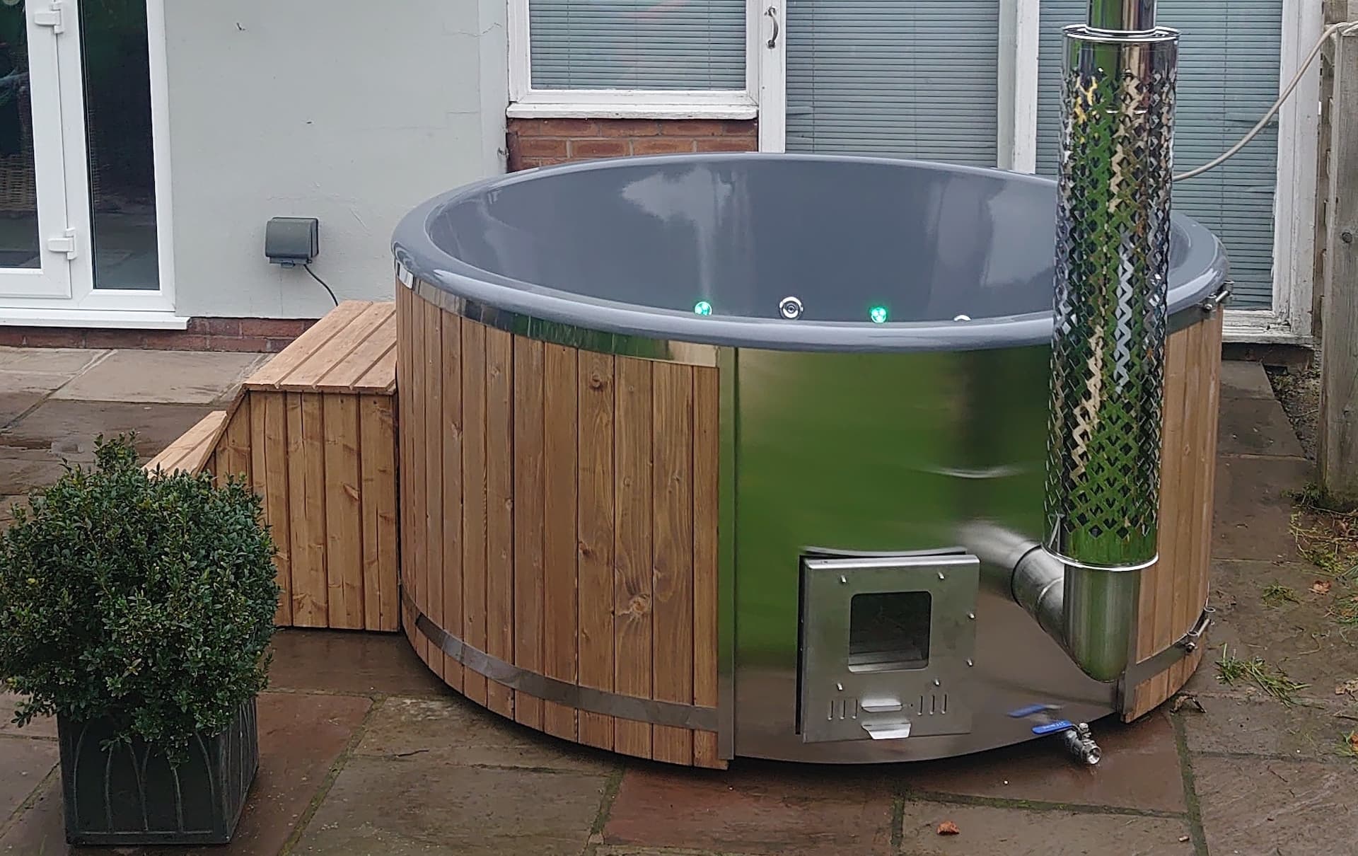 4 5 Person Hot Tub Deluxe Package Integrated Wood Burner Baltic